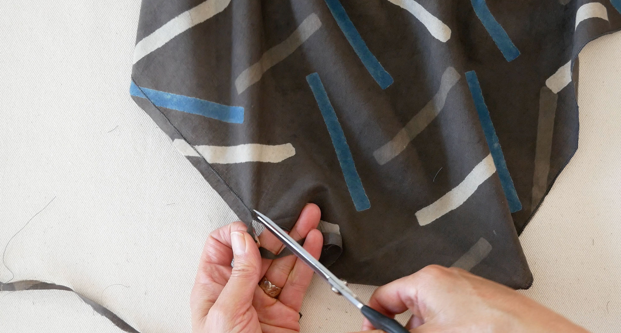 How to Sew a Bandana; Two Ways to Finish the Edge – The Daily Sew