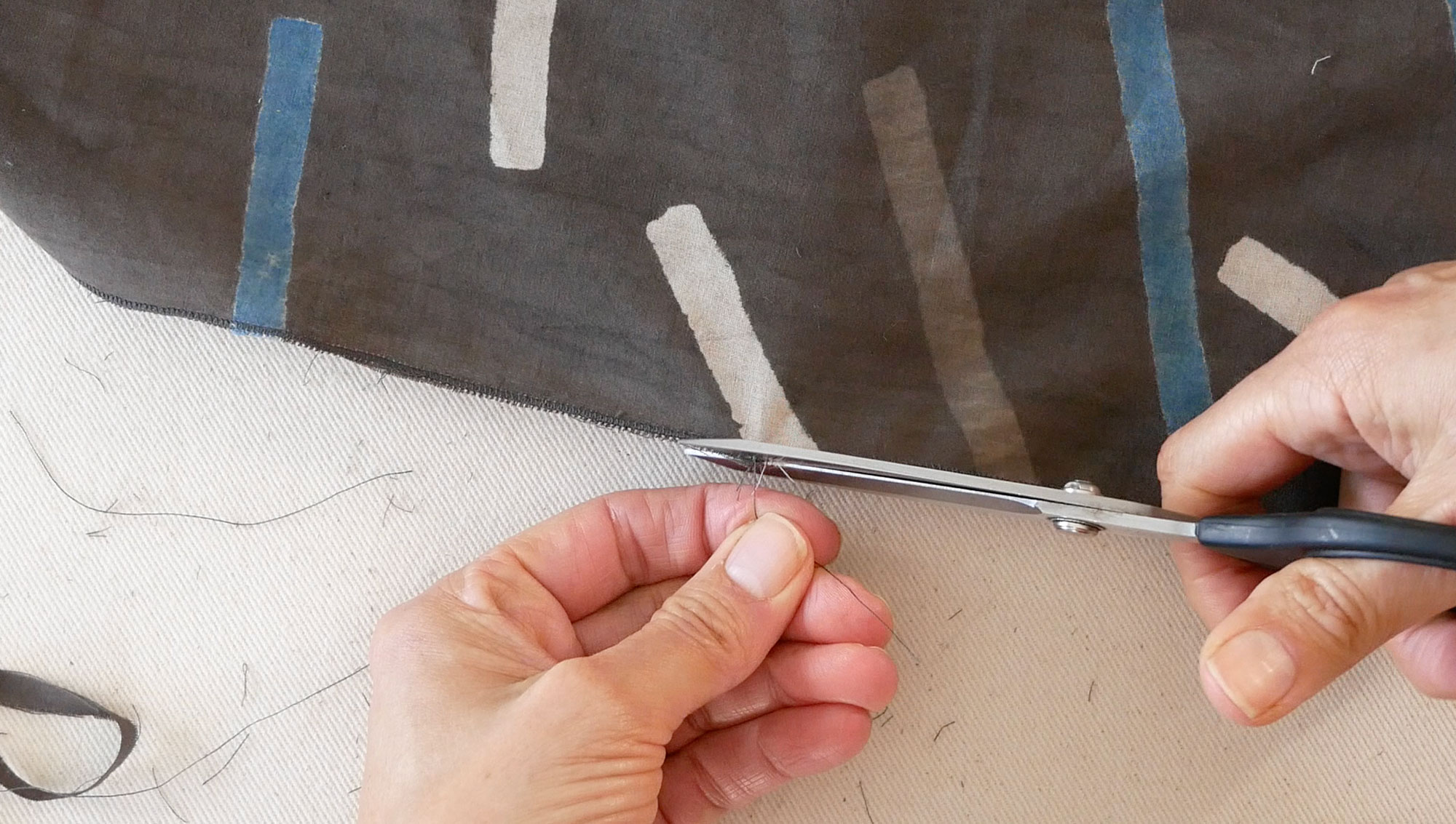 How to Sew a Bandana; Two Ways to Finish the Edge – The Daily Sew