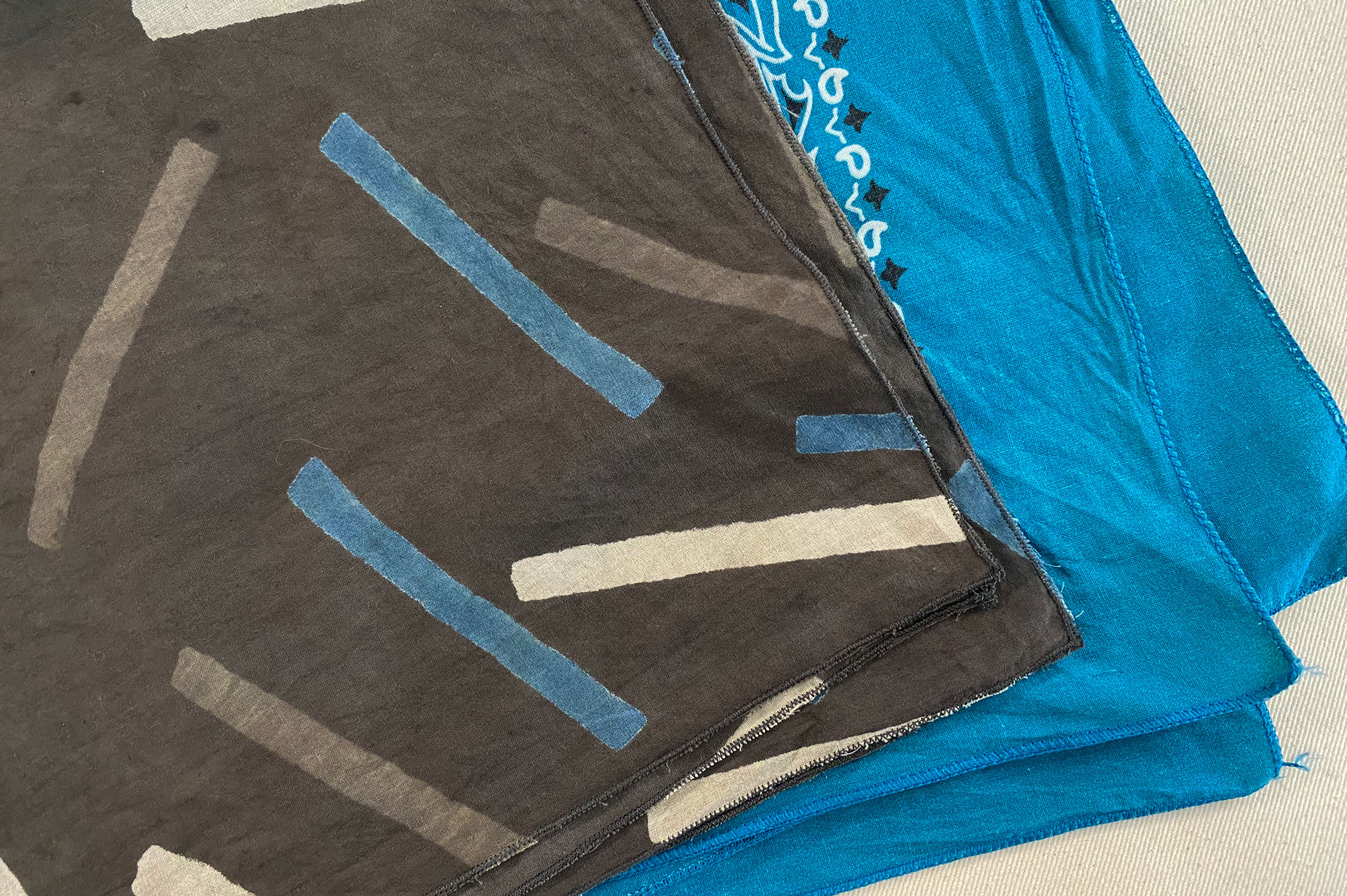 How to Sew a Bandana; Two Ways to Finish the Edge – The Daily Sew
