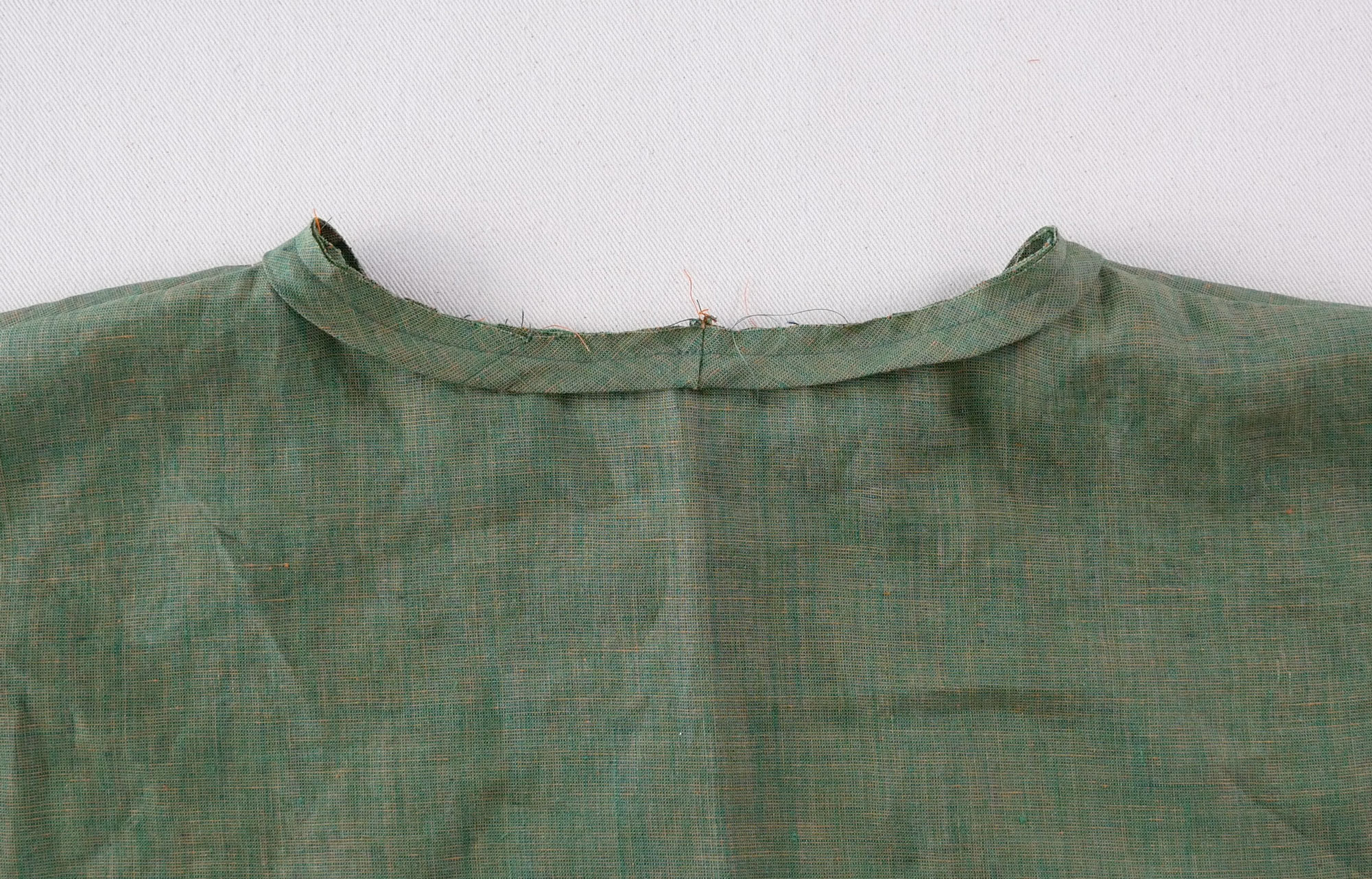 How to Make Bias Binding & How to Finish a Neckline with Bias Binding ...